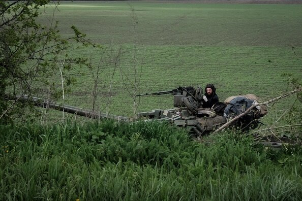 Kremlin attacks grind forward in Donbas, fight on for Severny Donets ...