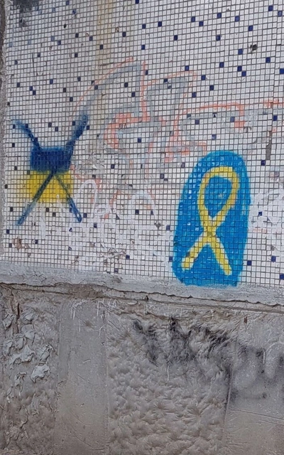 ‘Yellow Ribbon’ Resistant Movement Symbols Appear Across Occupied Kherson