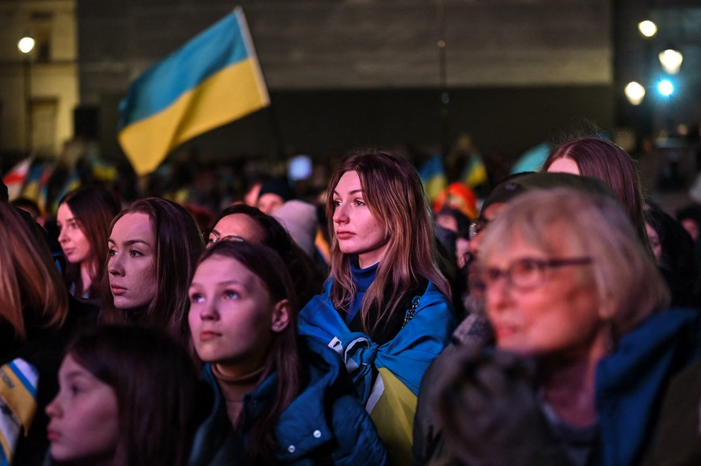 Ukrainian Population Estimated Between 28 to 34 million.
