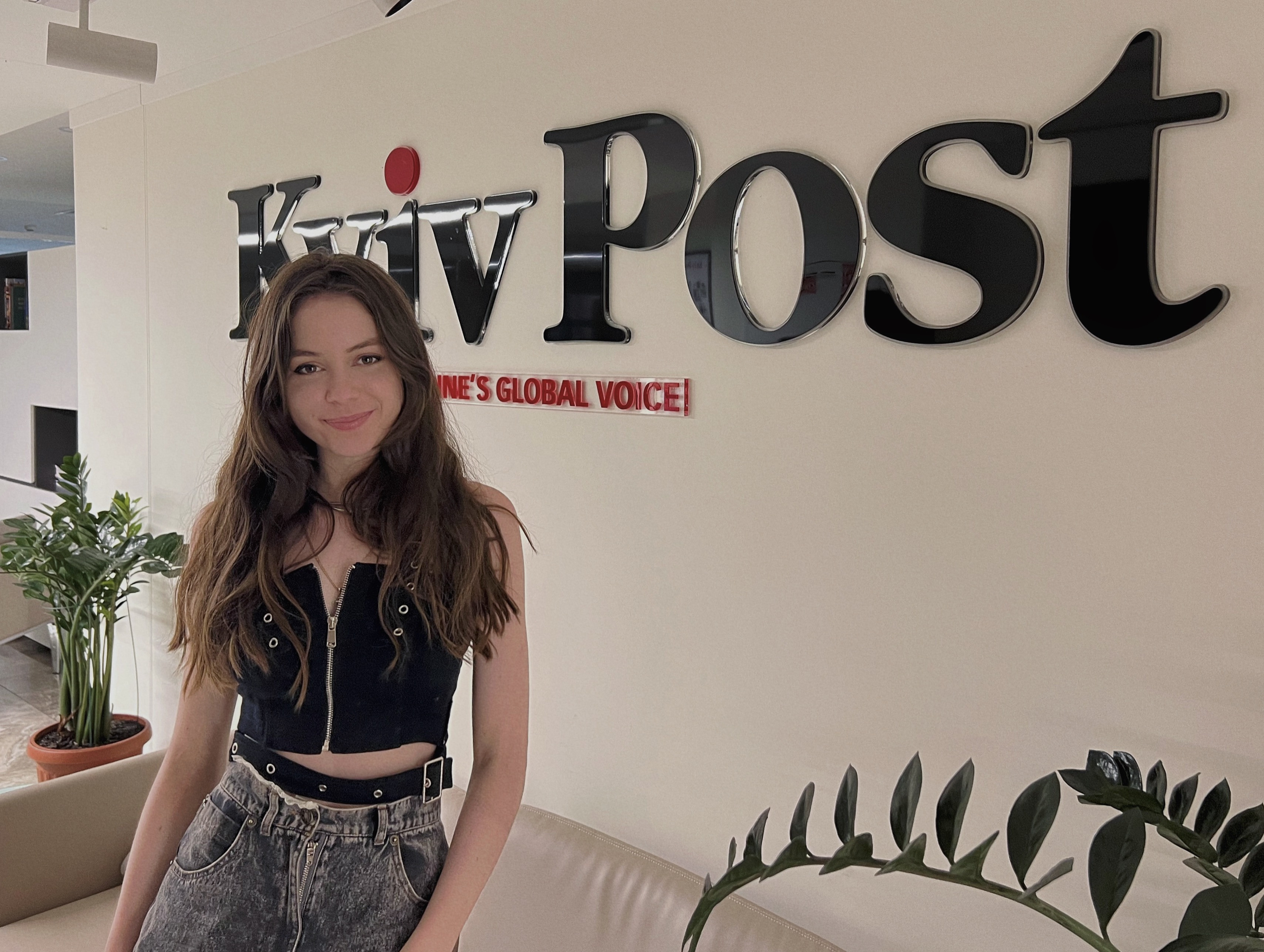 Наймолодша журналістка Kyiv Post захистила диплом бакалавра