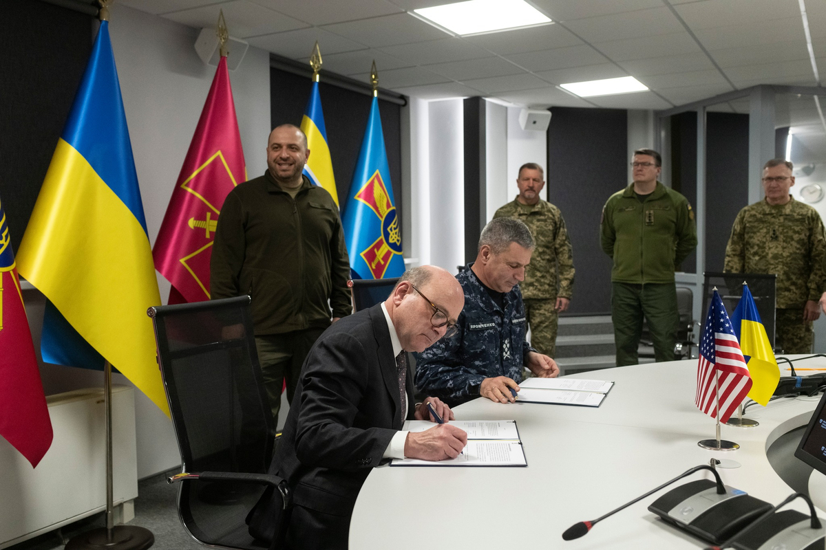 Україна і США підписали Меморандум про контроль за використанням
