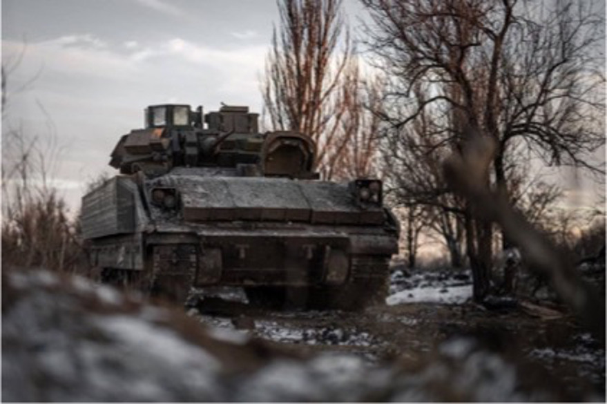 Cold War-Era Bradley Fighting Vehicle Dominates Ukrainian Battlefield ...