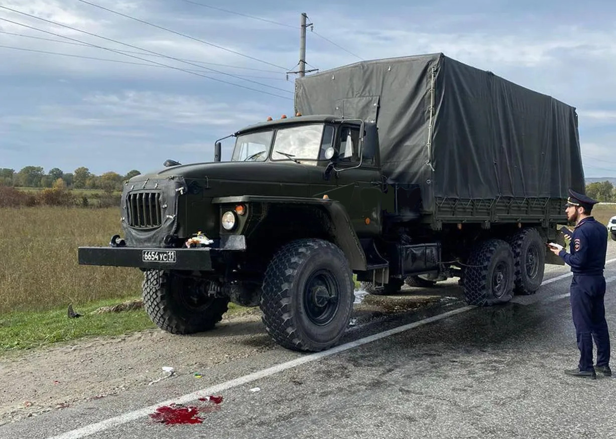 Chechen Rebels Attack Russian Military Convoy Near Grozny