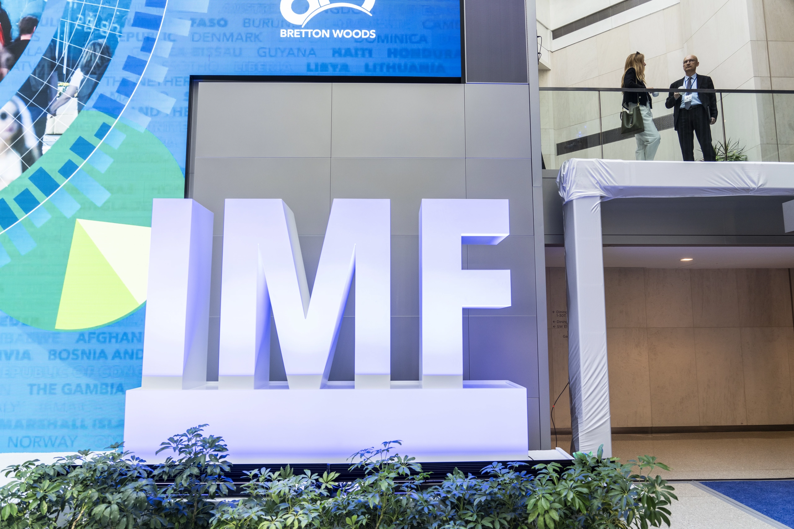 IMF Board Approves 8th Review – Ukraine Expects Next $500M Tranche