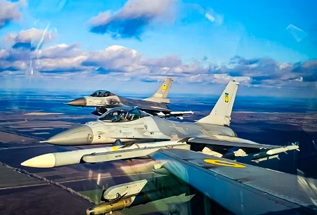 Ukraine Flies Offensive, Defensive F-16 Ops ‘Every Day’ – SACEUR