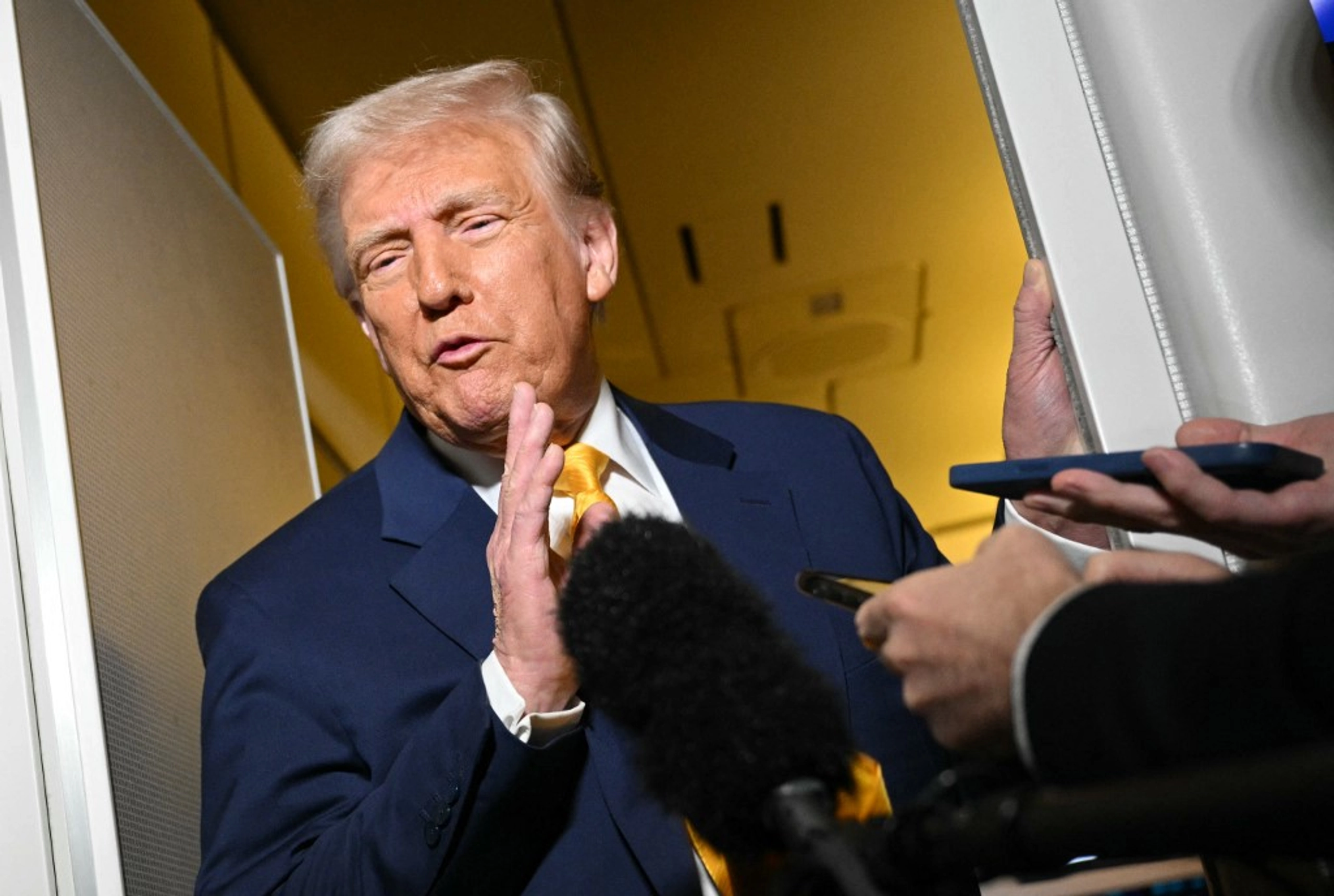 Trump Says ‘Either Put Up or Shut Up’ Over Ukraine Peace Deal but Says ...