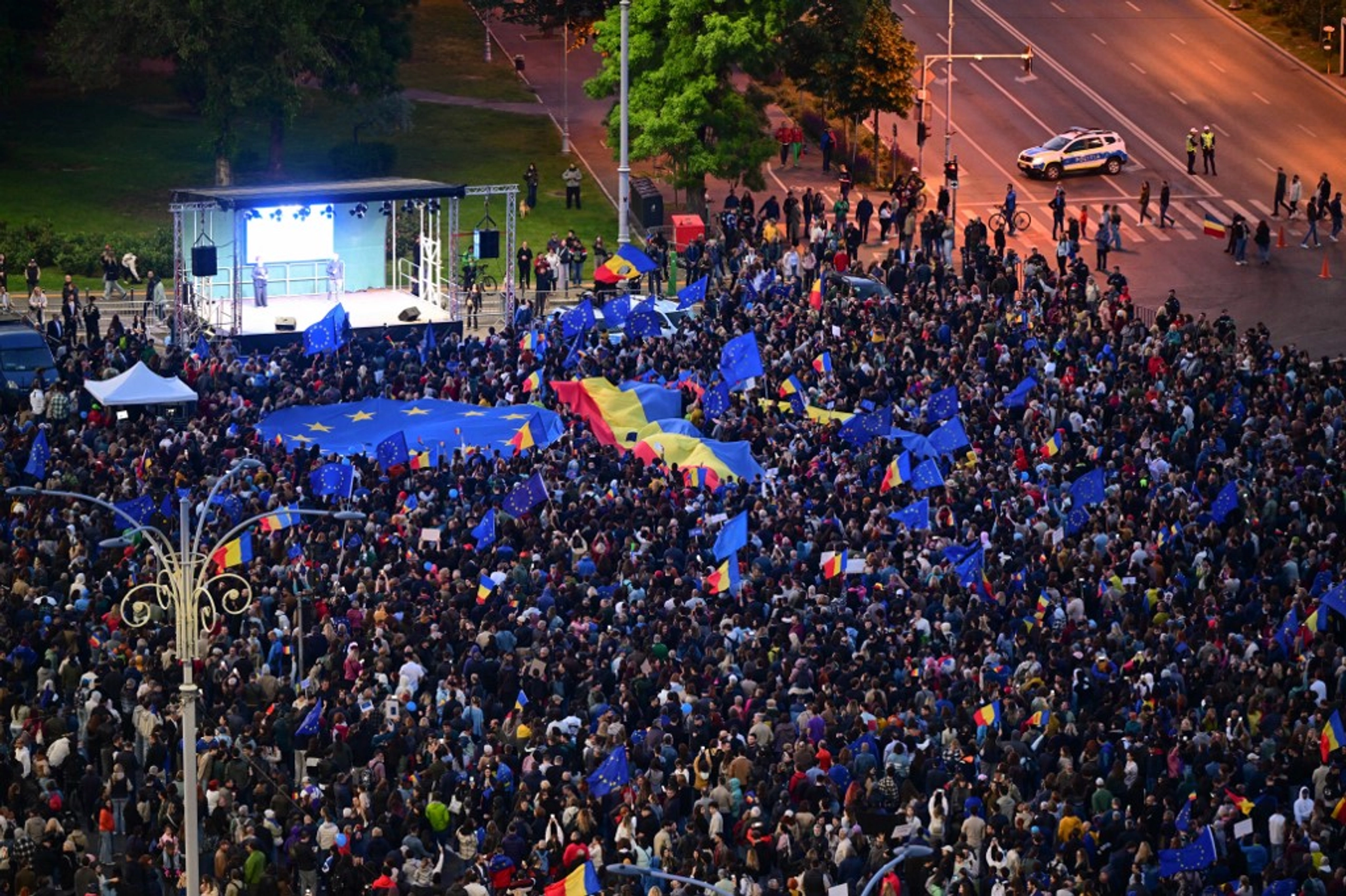 Protests in Romania as Fears of Pro-Russian Candidate Grow