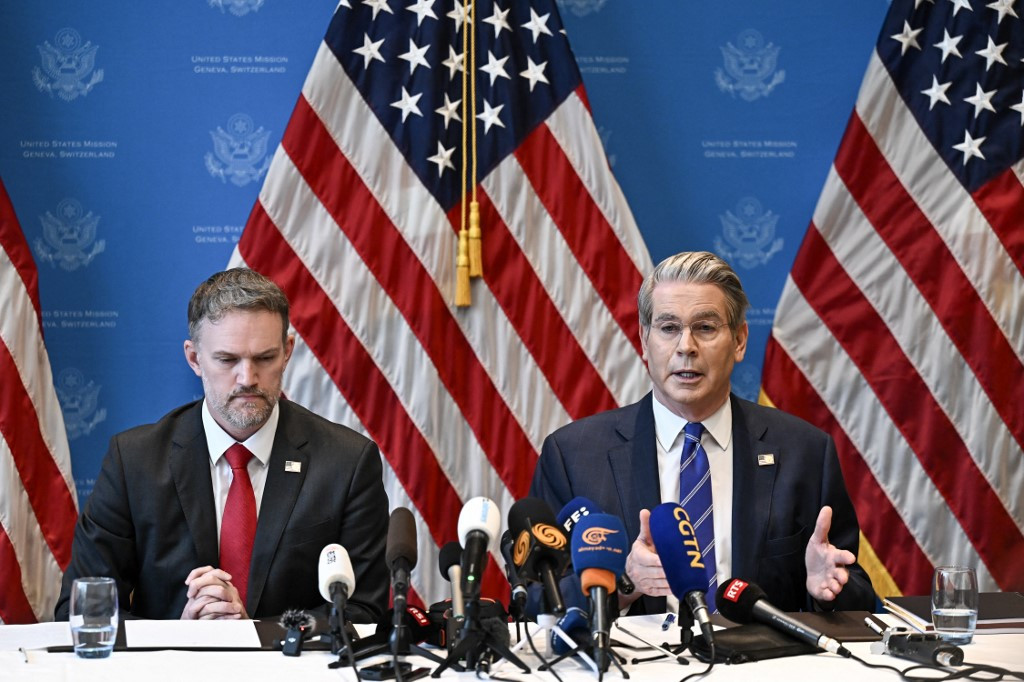 US, China Agree to Slash Tariffs in Trade War De-Escalation