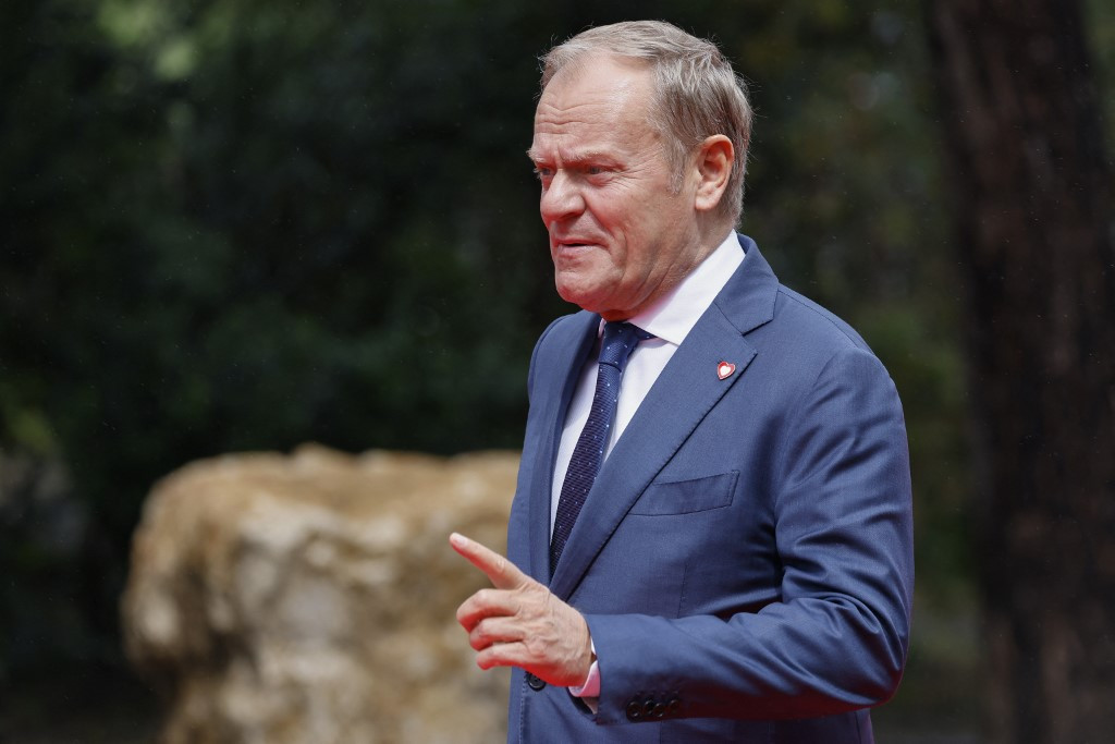 Putin Needs to be Pressured Into Talks, Tusk Says