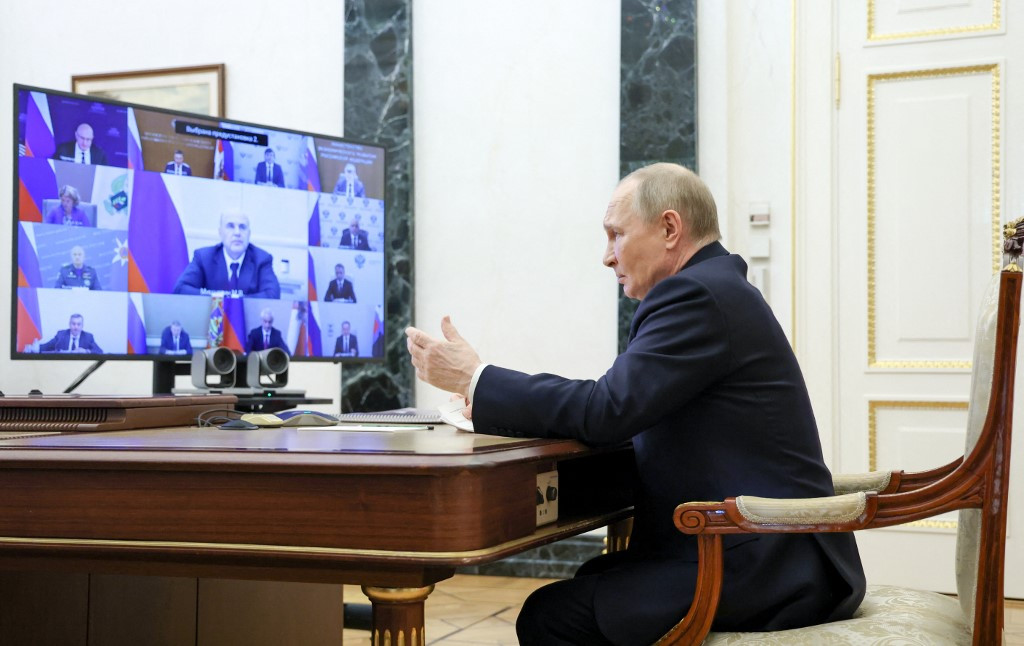 EXPLAINED: What Putin’s ‘Buffer Zone’ Plan Means – and Why Ukraine Is ...
