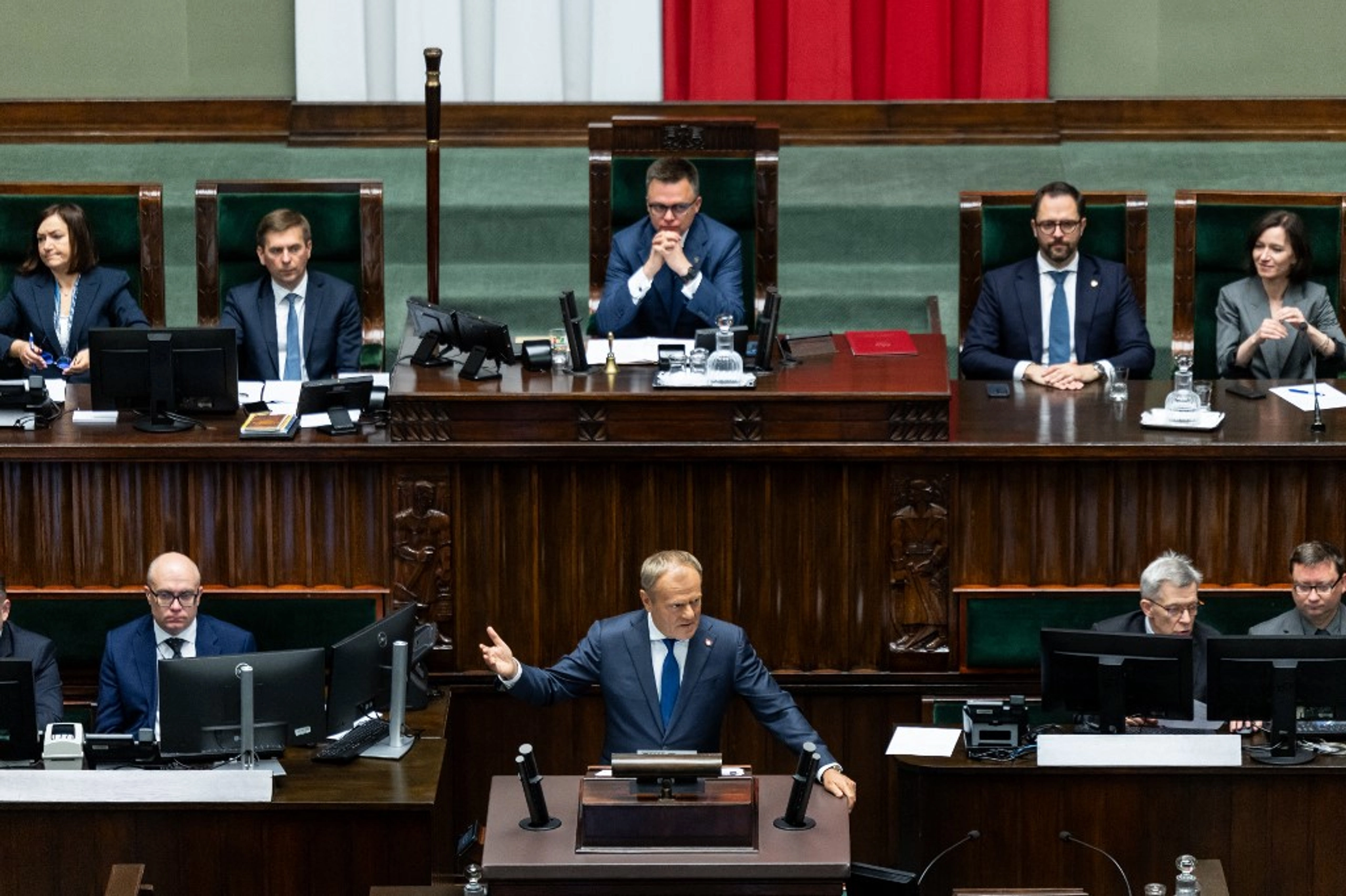 Polish Govt Faces Confidence Vote After Presidency Blow