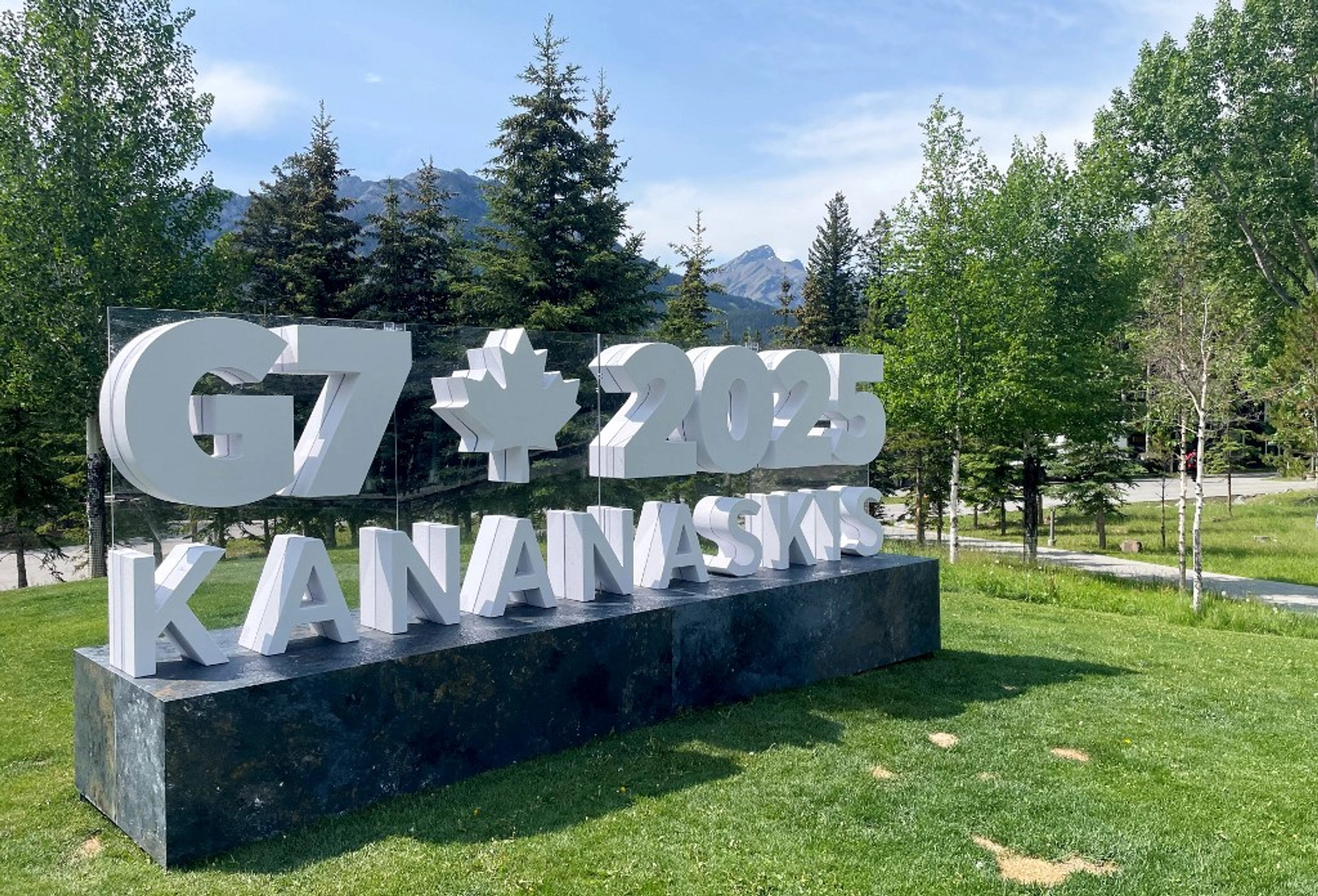 G7 Minus Trump Rallies Behind Ukraine as US Blocks Statement