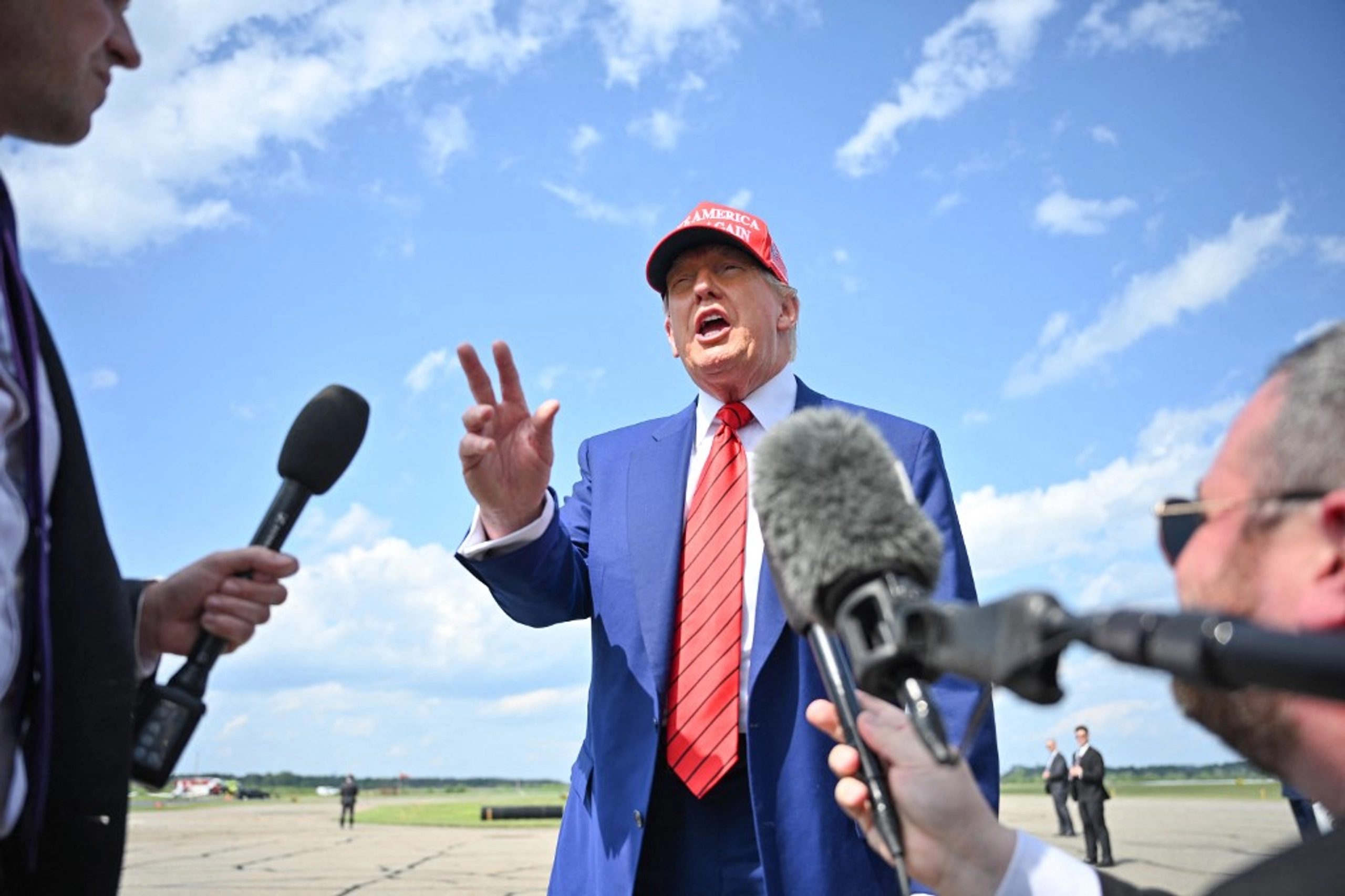 Trump Confirms DR Congo-Rwanda Peace Deal, Gripes about Nobels