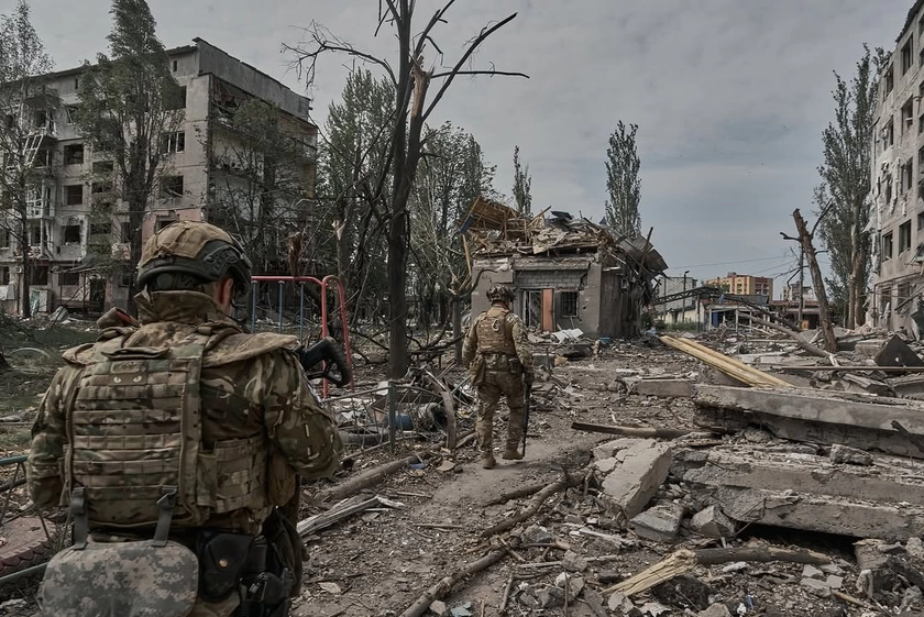War Update: Ukraine De-Occupies Pishchane, Repels Russians – ‘Turning ...