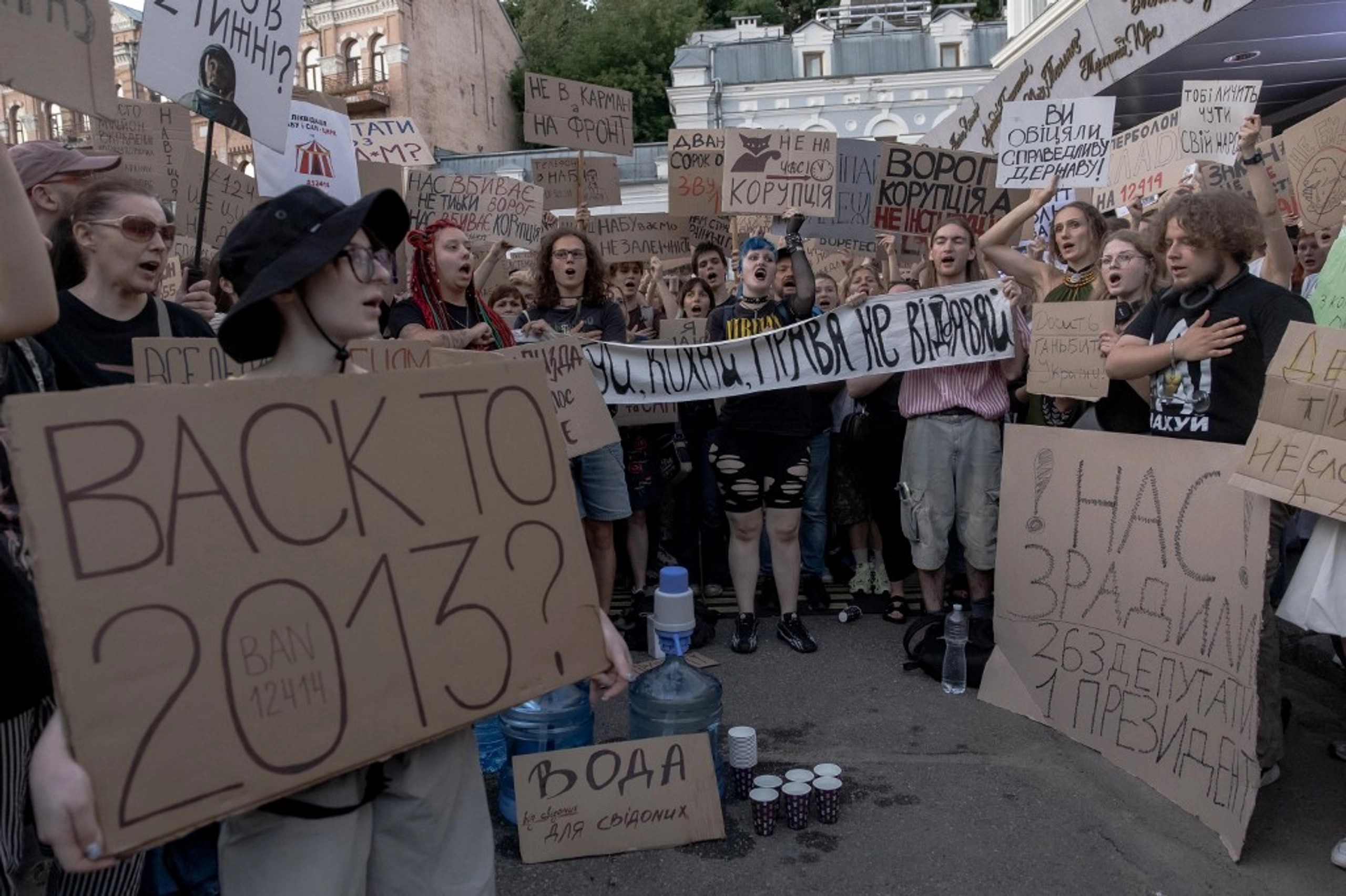 Opinion: Making Sense of the Messy Week in Ukraine