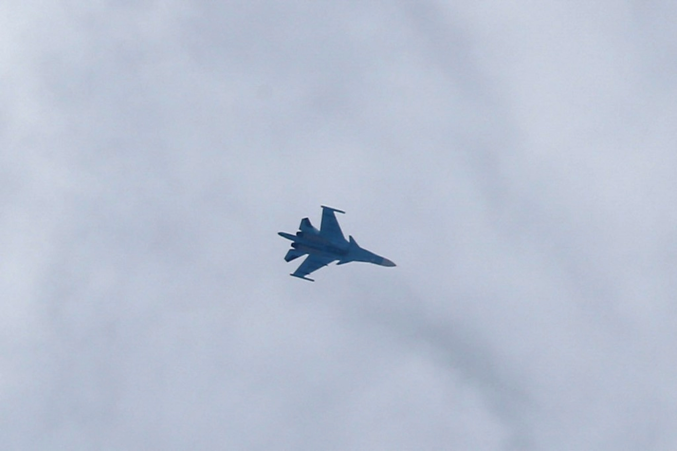 Ukraine Downs Russian Su-34 Bomber Dropping Guided Weapons on Zaporizhzhia