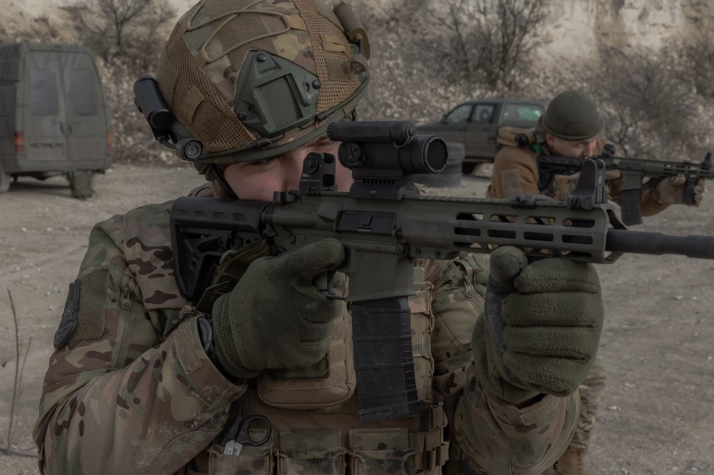 Ukraine’s Assault Units Advance 1.6 km in Donetsk as Azov Thwarts ...