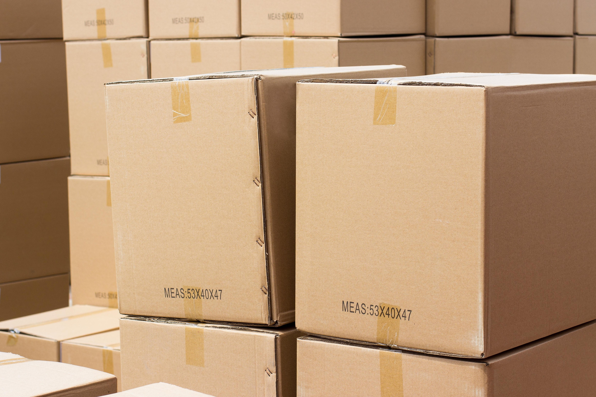 Five Injured in Parcel Explosion at Postal Sorting Center in Kyiv