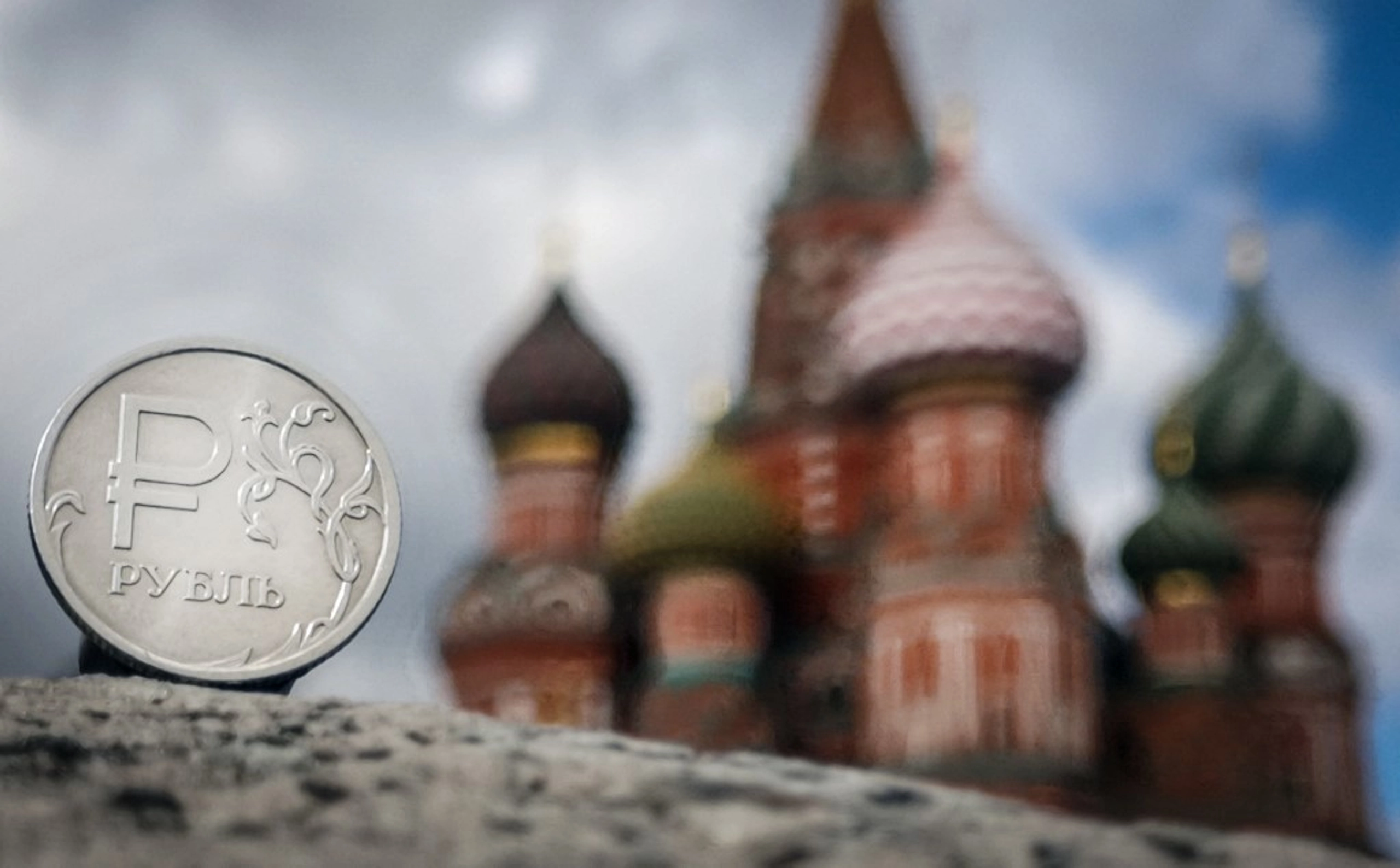 Russian Economy Barely Grows in Q3 as War Spending Bites