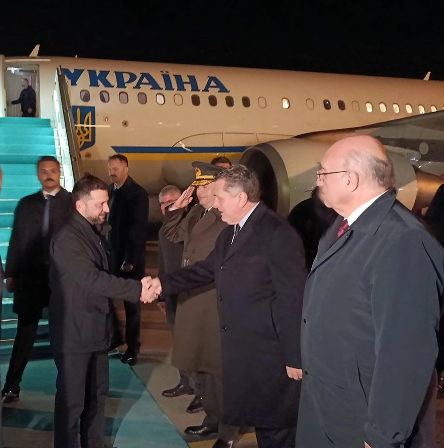 Two-Front Diplomacy: Zelensky in Turkey, Trump Officials in Kyiv