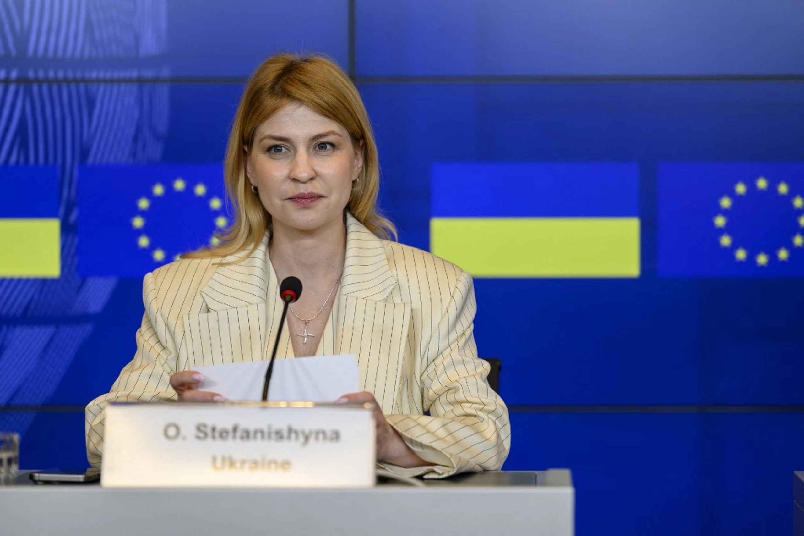 U.S. and Ukraine Aim for Realistic and Acceptable Solutions in ...