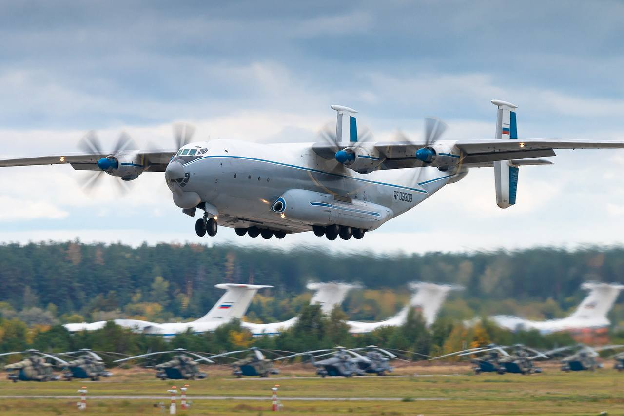 Russian Military Transport Plane An-22 Crashes in Ivanovo Region