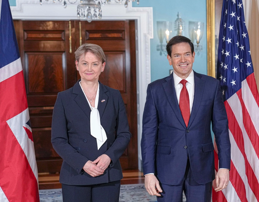 Ukraine’s Largest Private Postal Service Opens Branches in London