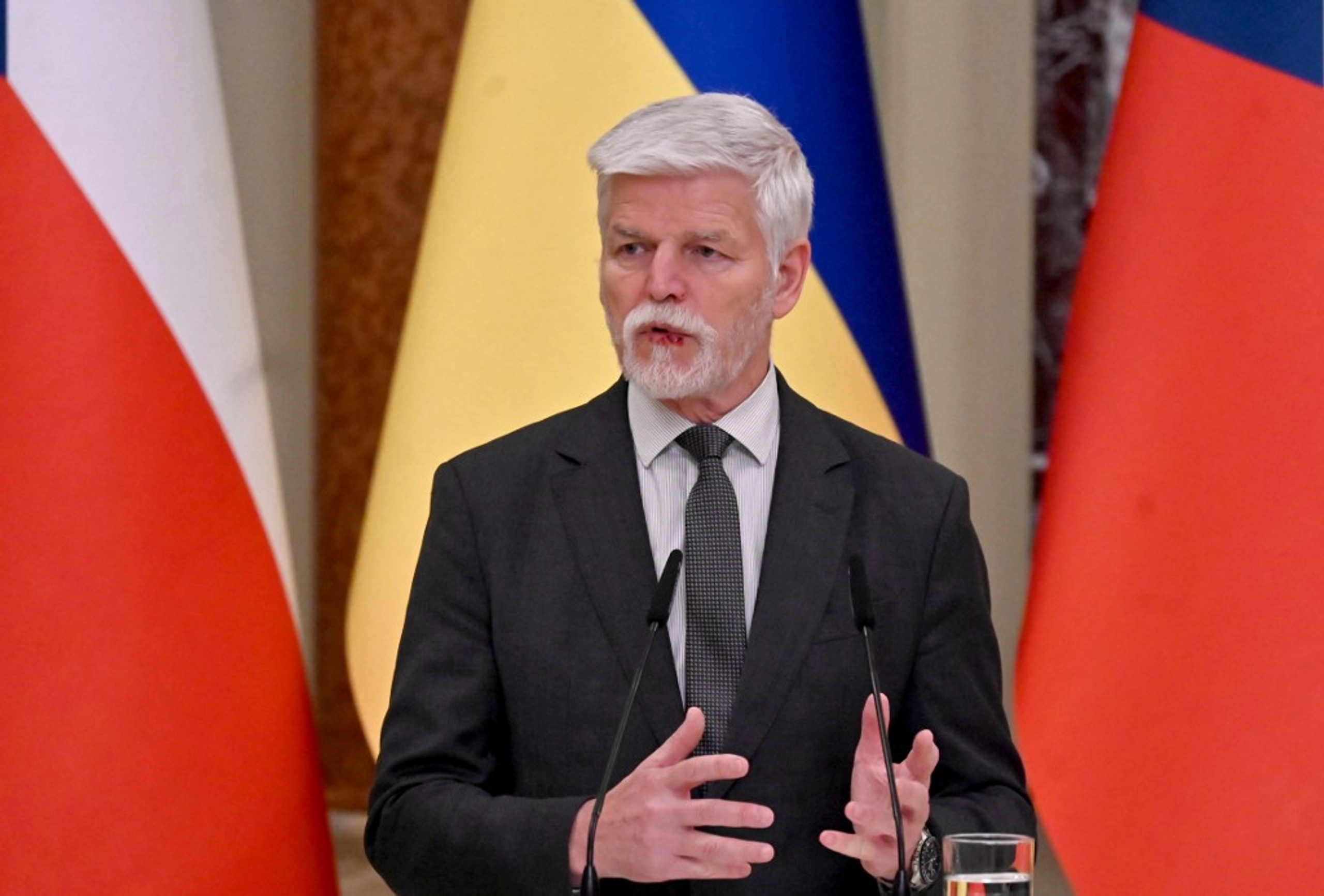 Czech President Says Ukraine May Face ‘Painful Compromises’ to End War