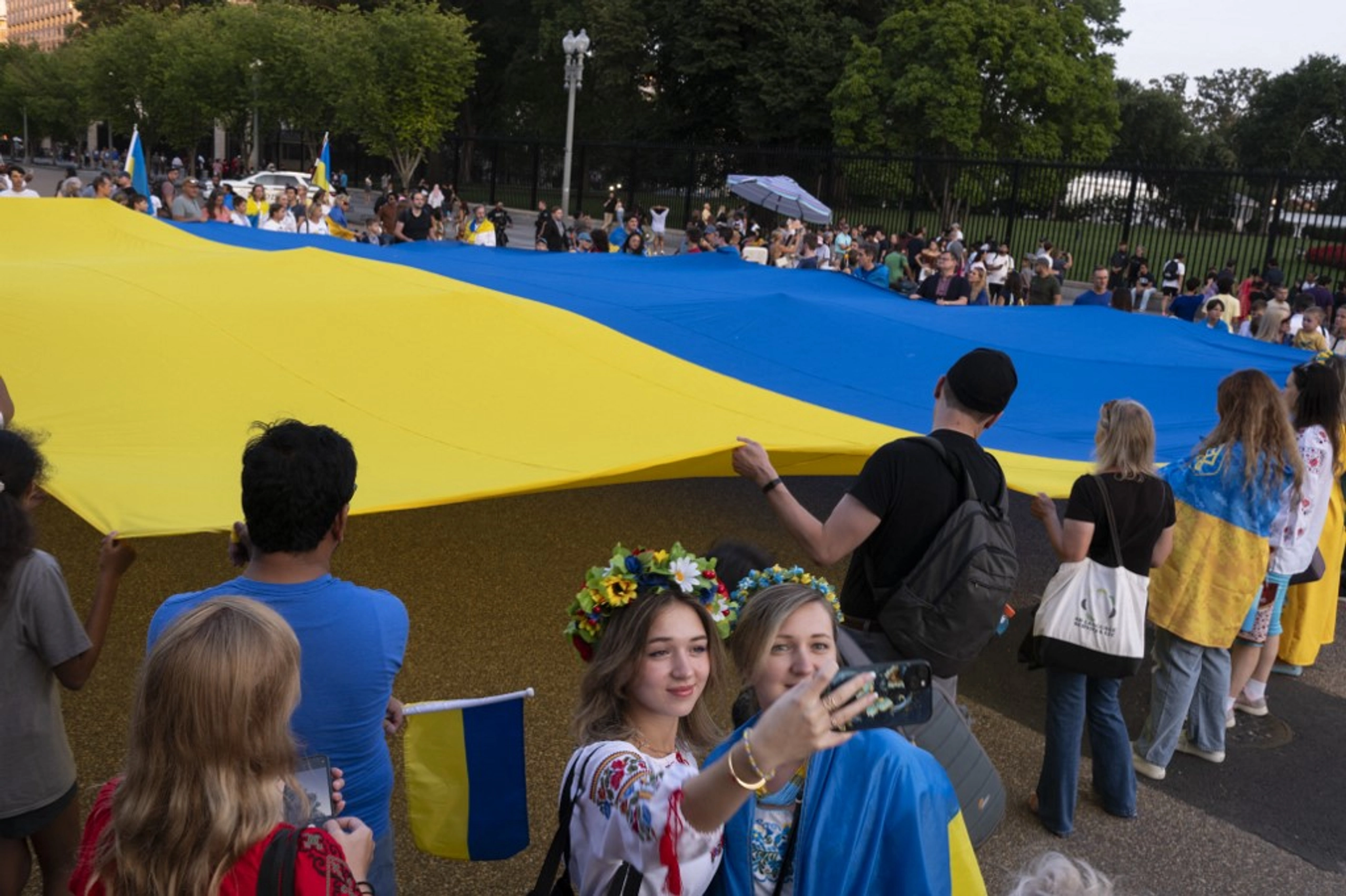 Opinion: How Grassroots Support has Kept Ukraine’s Resistance Going ...
