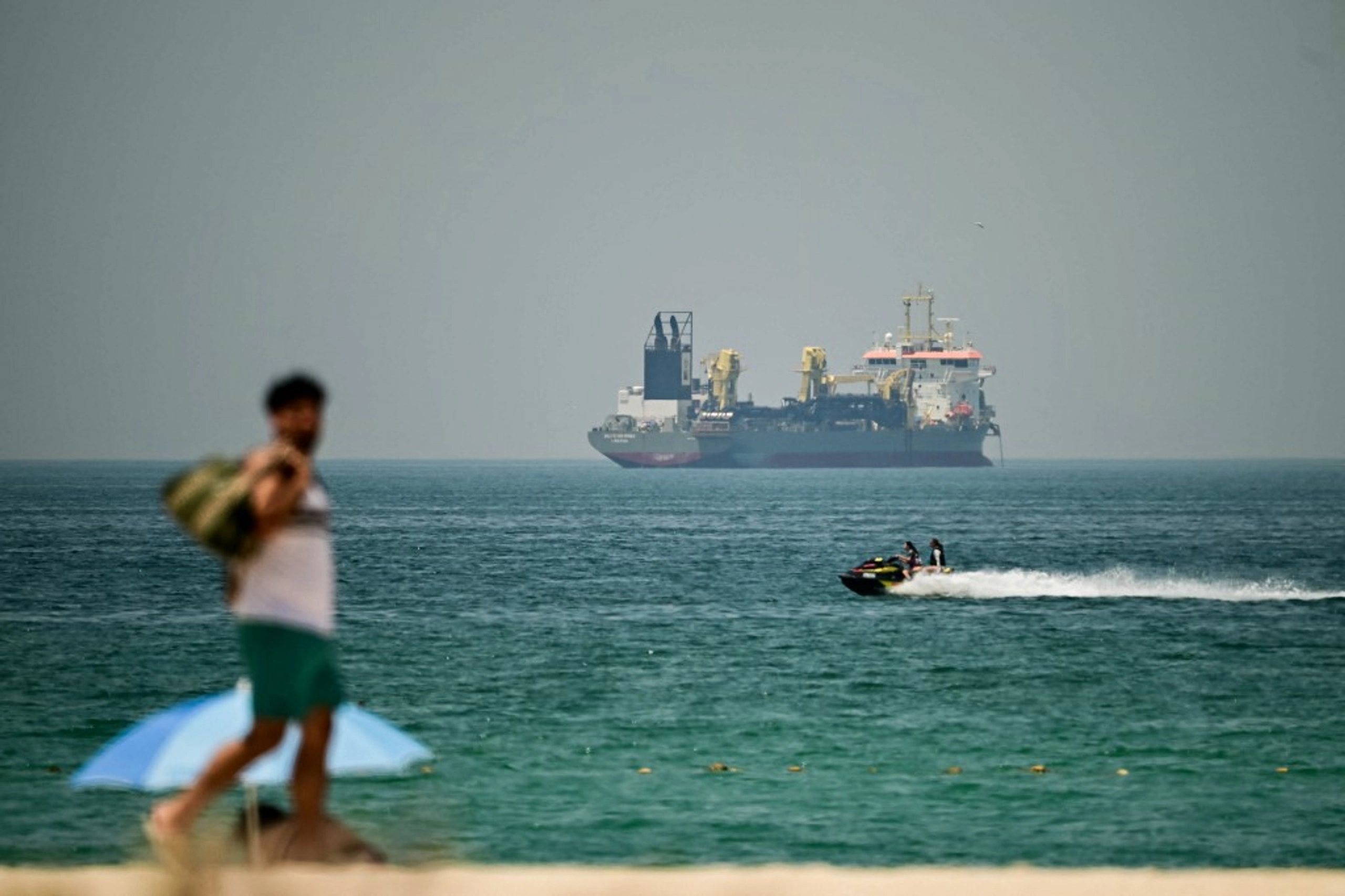 US-Iran Ceasefire on Brink as UAE Reports Attacks